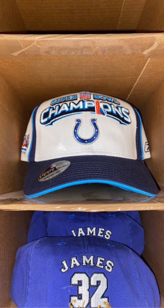 SEL SPORTSWEAR - Updated November 2025 - 15 Photos - 10220 Harry Hines ...