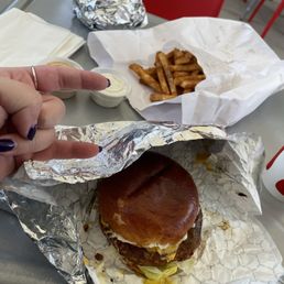 LUCKY’S DRIVE-IN - Updated October 2025 - 363 Photos & 188 Reviews ...