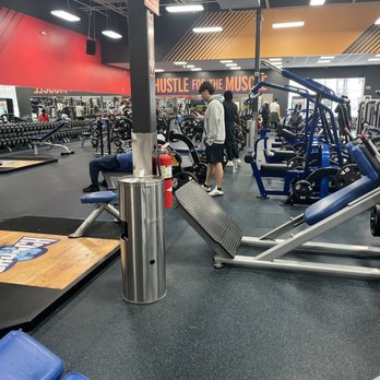 CRUNCH FITNESS - PERIMETER - Updated December 2025 - 52 Photos & 87 ...