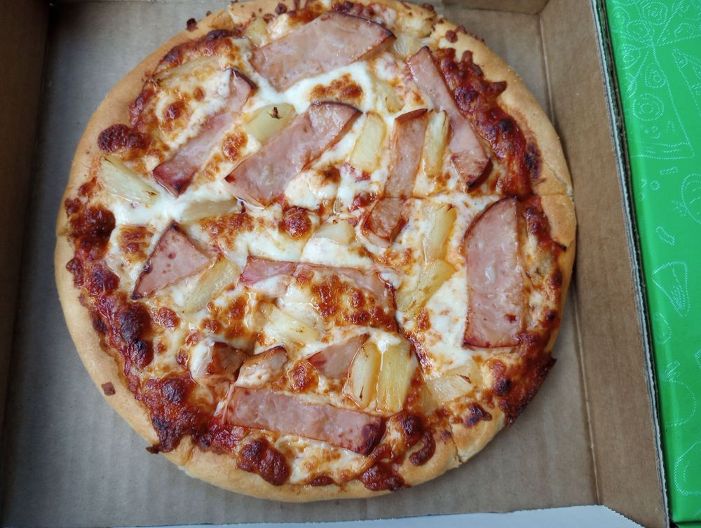 RED SWAN PIZZA - Updated January 2026 - 10 Photos - 471 Terry Fox Drive ...