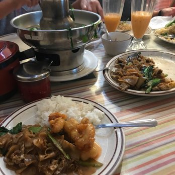 Ocha Classic - Takeout & Delivery - 403 Photos & 578 Reviews - Thai ...