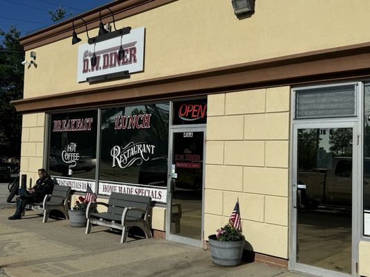 THE DW DINER - Updated July 2025 - 65 Photos & 113 Reviews - 416 Daniel ...