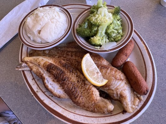 THE LAKE HOUSE - Updated October 2025 - 165 Photos & 159 Reviews - 5321 ...