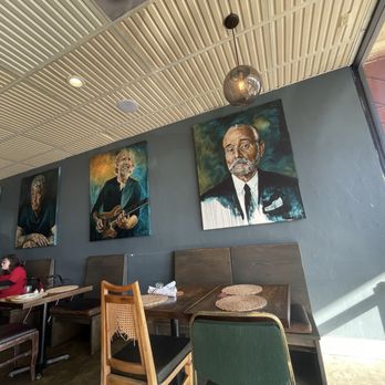 DIVIDED SKY TAVERN - Updated April 2025 - 443 Photos & 345 Reviews ...