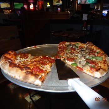 SHOREBREAK PIZZA & TAPHOUSE - PUNGO - Updated November 2024 - 315 ...