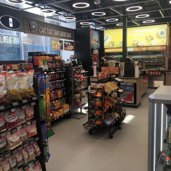 COUCHE-TARD - Updated January 2026 - 18 Photos - 1001 Rue Sherbrooke O ...