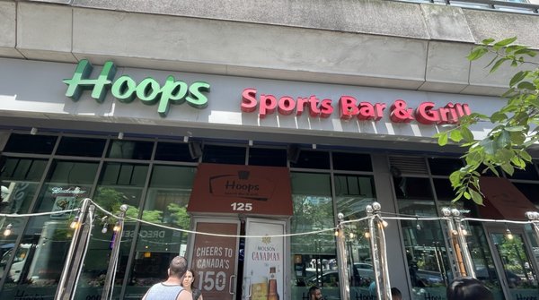 HOOPS SPORTS BAR & GRILL - Updated December 2025 - 52 Photos & 180 ...