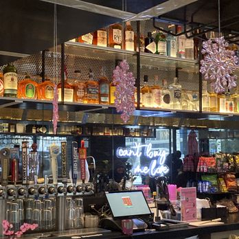 MOXY PORTLAND DOWNTOWN - Updated June 2024 - 283 Photos & 110 Reviews ...