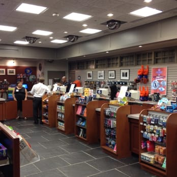 UNIVERSITY OF VIRGINIA BOOKSTORE - Updated June 2026 - 71 Photos - 400 ...