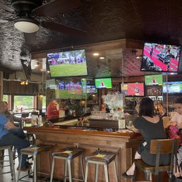 BRIDGE VIEW TAVERN & BEER GARDEN - Updated June 2025 - 1009 Photos ...