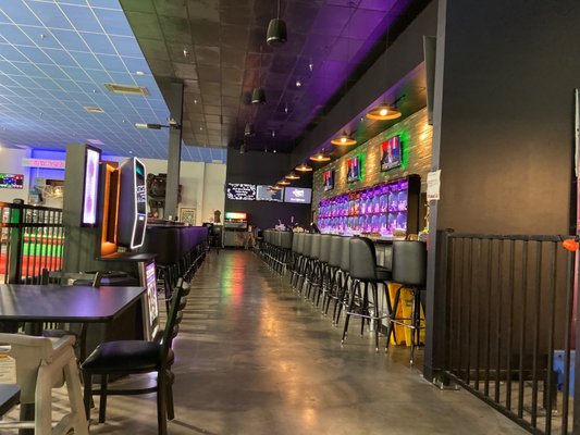 PINBALLZ LAKE CREEK - 430 Photos & 294 Reviews - 13729 Research Blvd ...