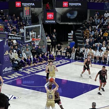 ALASKA AIRLINES ARENA AT HEC EDMUNDSON PAVILION - Updated December 2025 ...