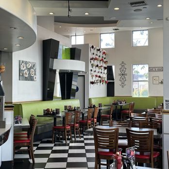 VINEYARD CAFE - Updated May 2025 - 510 Photos & 692 Reviews - 2340 E ...