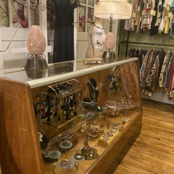 VENUS ON THE HALF SHELL - Updated October 2025 - 22 Reviews - 101 E ...