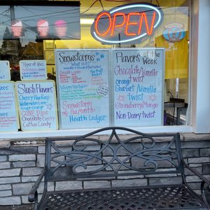 WHIPPY DIP 2 - Updated July 2025 - 10 Reviews - 3100 W 12th St, Erie ...