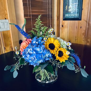 DONNER FLOWER SHOP - Updated January 2025 - 36 Photos & 61 Reviews ...