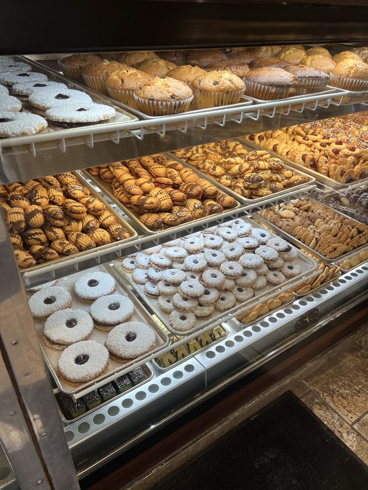 PARISI BAKERY ASTORIA - Updated October 2025 - 101 Photos & 196 Reviews ...