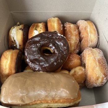 MASTER DONUTS - Updated July 2025 - 152 Photos & 222 Reviews - 2300 E ...