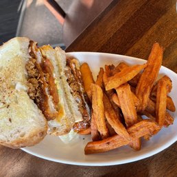 PENROSE TAPHOUSE & EATERY - 148 Photos & 168 Reviews - 216 N College ...