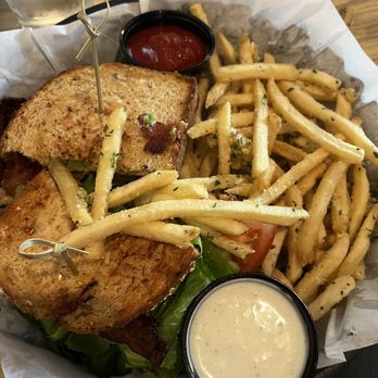 TEN TAVERN - Updated August 2024 - 217 Photos & 198 Reviews - 1177 N Willow Ave, Clovis ...