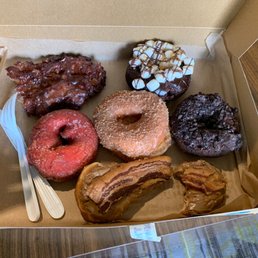 THE DONUTTERY - 4968 Photos & 4666 Reviews - 17420 Beach Blvd ...
