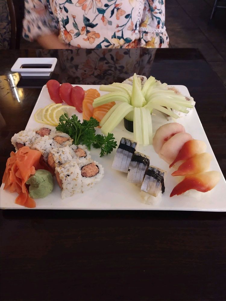 SUSHI BAR - 75 Photos & 98 Reviews - 130 Maple St, Wyandotte, MI - Menu ...