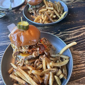 BRODERICK - WALNUT CREEK - Updated August 2024 - 2180 Photos & 1590 ...