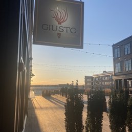GIUSTO NEWPORT - Updated May 2025 - 574 Photos & 301 Reviews - 4 ...