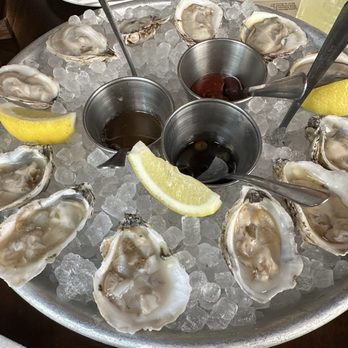 AMA RAW BAR - WEST VILLAGE - Updated May 2024 - 225 Photos & 118 ...