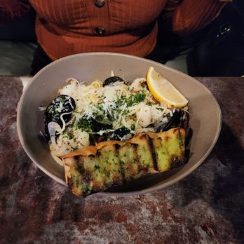 FROG & SLIM - Updated November 2024 - 927 Photos & 478 Reviews - 1420 ...