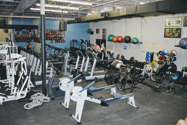 THE COLOSSEUM GYM - 17 Photos & 39 Reviews - 9159-F Red Branch Rd ...