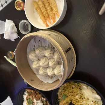 O DUMPLING BAR - Updated June 2025 - 554 Photos & 679 Reviews - 165 N ...