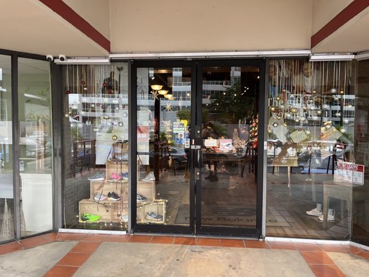 NEW BALANCE - Av. Carlos E. Chardón 210, San Juan, Puerto Rico - Shoe ...