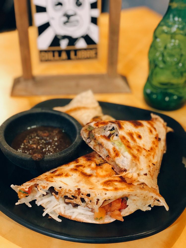 DILLA LIBRE - 318 Photos & 334 Reviews - Mexican - 8018 E Thomas Rd ...
