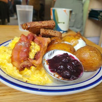 SMOR - Updated October 2025 - 60 Photos & 23 Reviews - 26 Putnam Ave ...