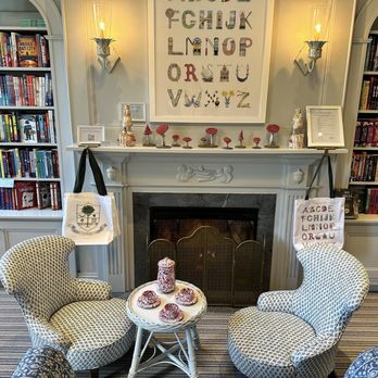 BEACON HILL BOOKS & CAFE - Updated November 2024 - 277 Photos & 105 ...