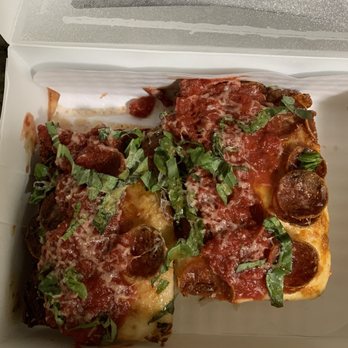 DETROIT SQUARE PIZZA - 21 Photos & 14 Reviews - 3107 16th St, San ...