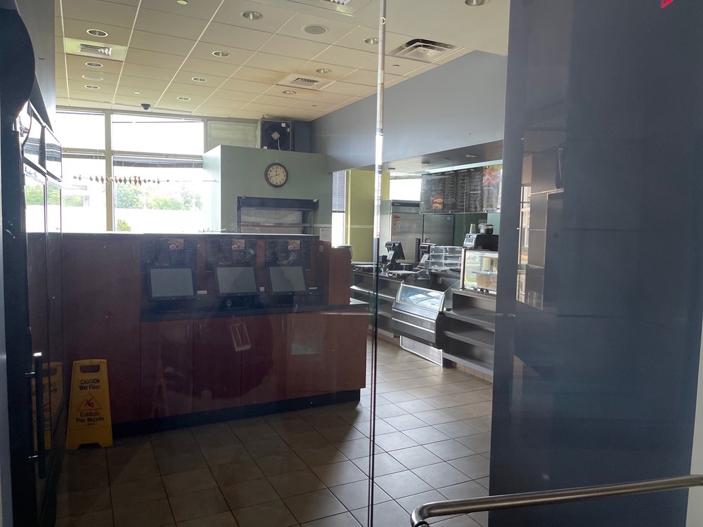 UPTOWN CAFE - 12 Photos - 2300 Dulles Station Blvd, Herndon, Virginia ...