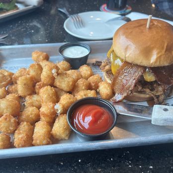 WICKED COW BURGERS AND BREWS - Updated March 2025 - 1295 Photos & 1367 ...