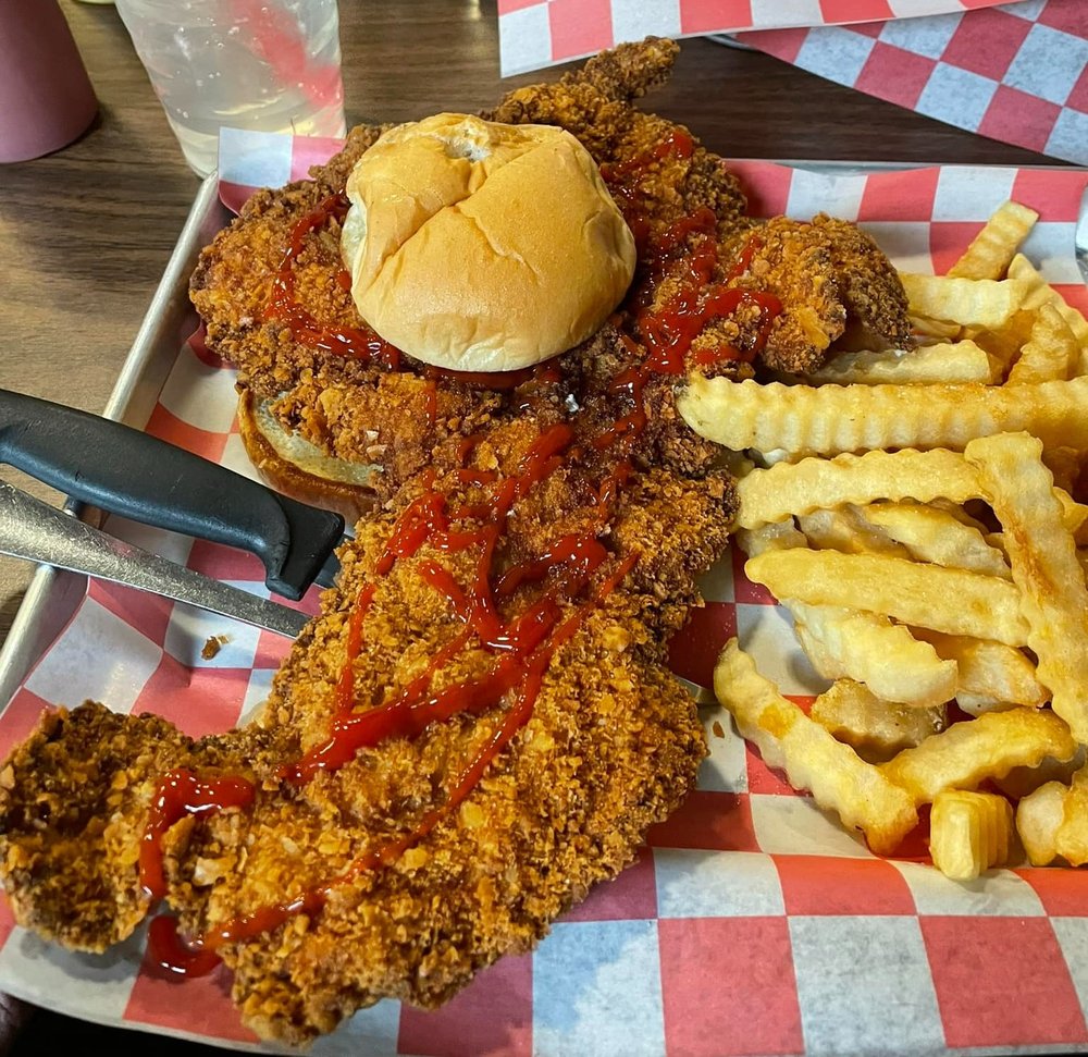 TWISTED TOO BAR & GRILL - Updated January 2025 - 105 S Main St ...