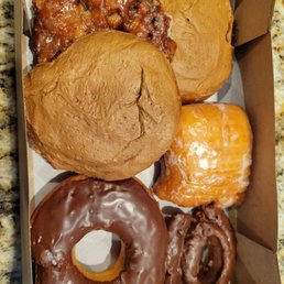 CHUCK’S DONUT SHOP - Updated December 2025 - 399 Photos & 649 Reviews ...