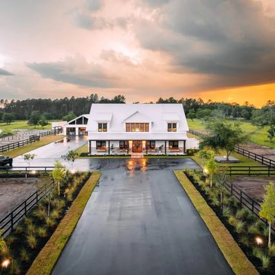 RED RIVER ESTATE - Updated December 2025 - 12 Photos - 8475 Old Hwy 259 ...