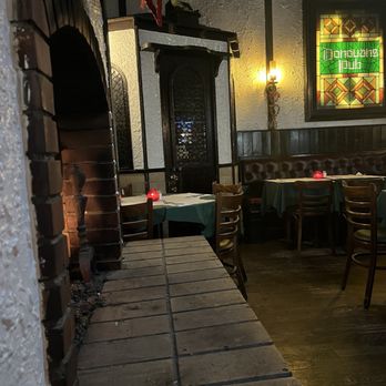 DONOVAN’S PUB - Updated April 2025 - 476 Photos & 563 Reviews - 57-24 ...