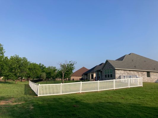 EVERFENCE - Updated December 2025 - 128 Photos - 2530 Glenda Ln, Dallas ...