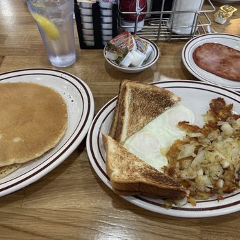 VILLAGE GAP DINER - Updated January 2026 - 23 Photos - 5360 Lincoln Hwy ...