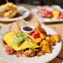 VEES CAFE - Updated June 2025 - 908 Photos & 977 Reviews - 5418 W Adams ...