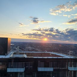 AERA - Updated March 2025 - 150 Photos & 40 Reviews - 8 Spadina Avenue ...