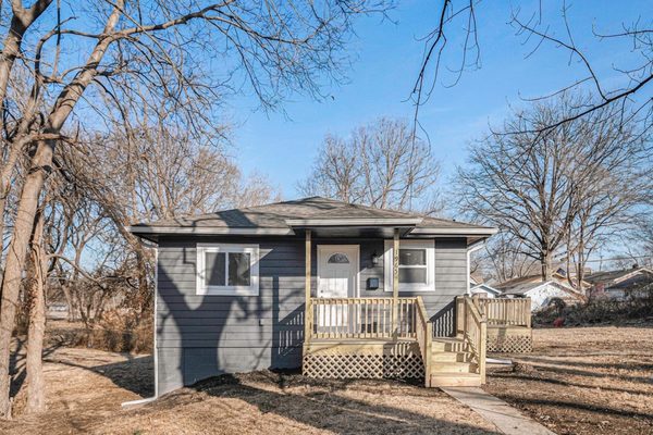 PAOLA LOPEZ - 1ST CLASS REAL ESTATE - Contact Agent - 21 Photos ...