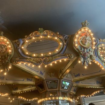 THE CAROUSEL BAR & LOUNGE - Updated December 2024 - 2941 Photos & 1771 ...