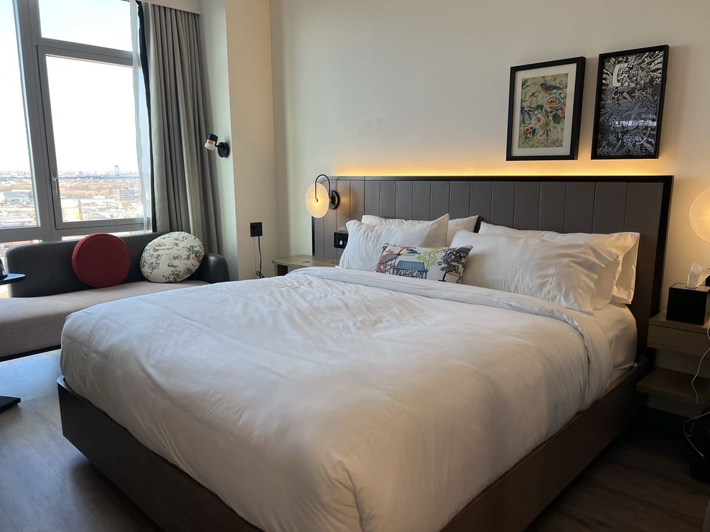 RENAISSANCE NEW YORK FLUSHING HOTEL AT TANGRAM - 27 Photos & 15 Reviews ...